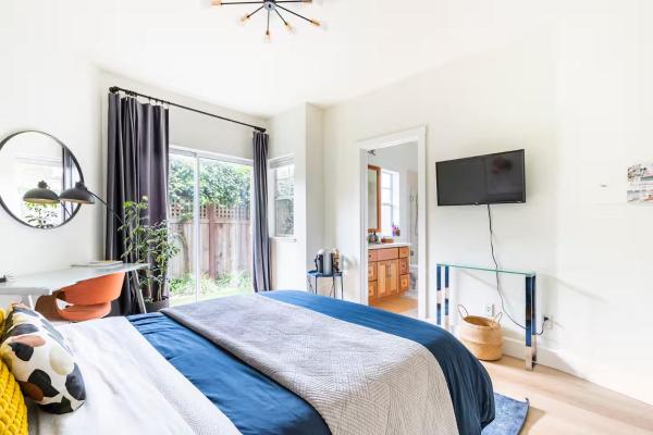 Sunny Central Sf Suite With Private Bathroom And Yard - San Francisco, CA