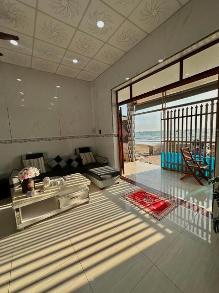 Homestay Nằm Tại Bãi Biển - Bao Trọn Căn Nhà Là Biển - View Trực Diện Biển - Homestay ĂN Gì Cũng ĐượC - Long Hải