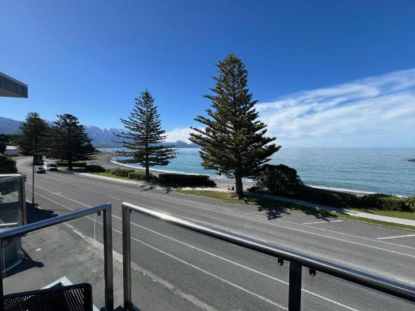 Waves Kaikoura Waterfront Apartment - Kaikōura
