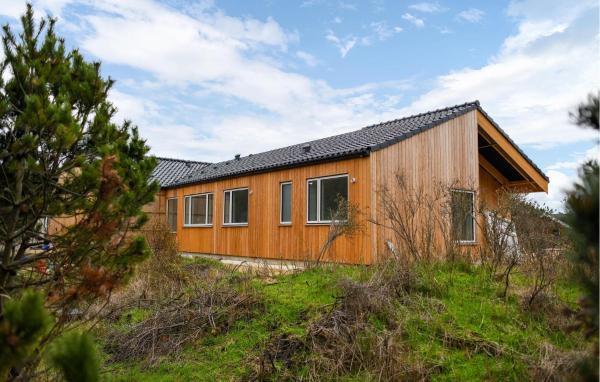 8 Bedroom Lovely Home In Vejers Strand - Danmark