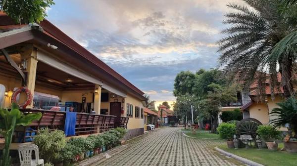 ปราณบุรีน้อยรีสอร์ท - Pran Buri