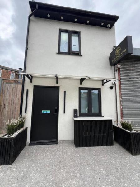 Hedge Lane Lodge - Cockfosters