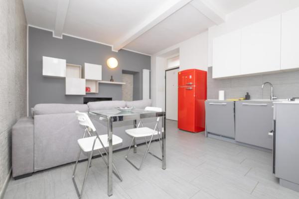 Casa Karina Moderno Bilocale Nel Centro Storico Di Pinerolo - Piscina