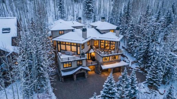 West Vail Retreat Steps To Ski Plus Private Hot Tub - Vail, CO