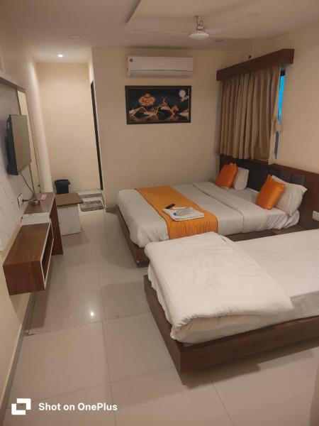 Hotel Vr Villa - Vadodara