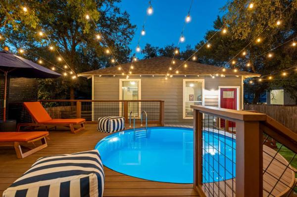 The Backyard Collective 6br 2 Homes Pool & More - Austin, TX