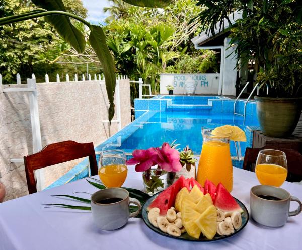 Kika Zaru Free Ma Park Tour & Breakfast - Playa Blanca