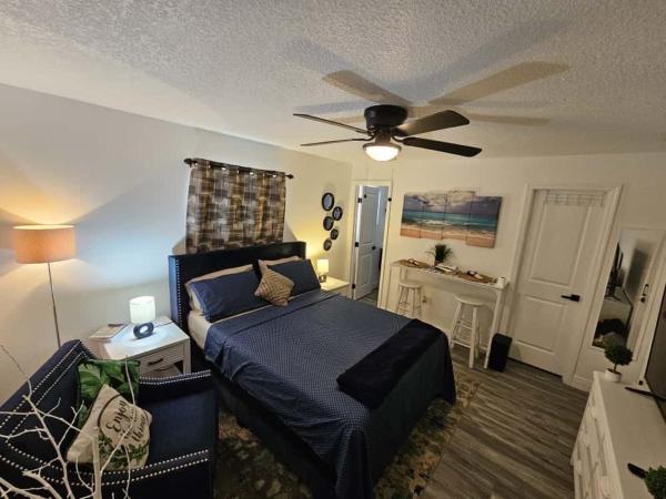 Private 1 Bedroom Suite Near Orlando Attractions - Winter Garden, FL