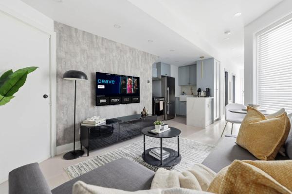 Stylish 2br Retreat With Patio & Free Parking - BMO Field