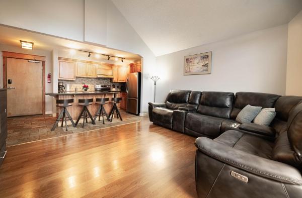 Rocky Mountain Retreat-mountain View! - 캔모어