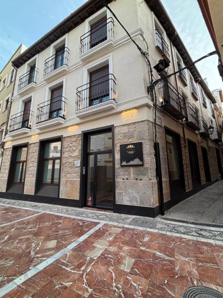Velalma-ceron Edificio Exclusivo De Apartamentos Turisticos En Centro Histórico - Jaén