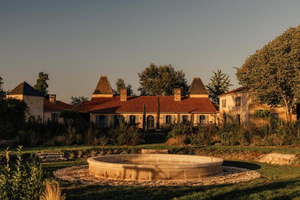 Castle Near Saint Emilion With Services Included - Libourne