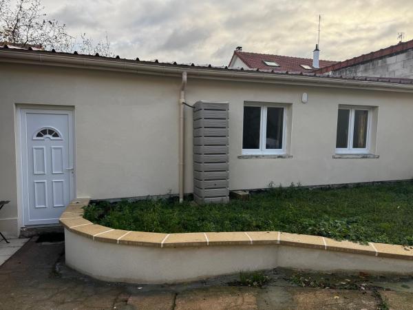 Charming Cozy House Near Paris And Disney - ibis budget Marne la Vallée Chelles