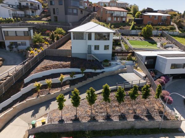 Dansons On The Hill - Hobart