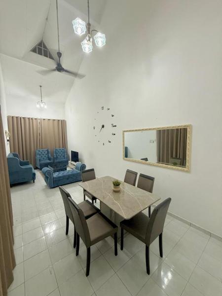 J&n Homestay - Senai