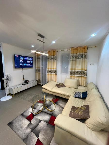 Studio Meublé Bonamoussadi 4è - Douala