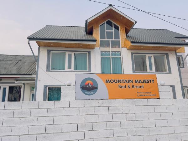 Mountain Majesty - Gulmarg