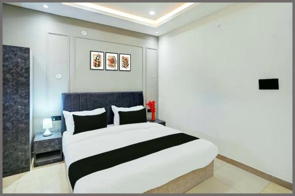 The Broadway- Annecy Inn Near Mall Road With -Wi-fi -Restaurant -Premium & Deluxe Rooms Prime Location - Best Top Rated Hotel In Darjeeling - Darjeeling