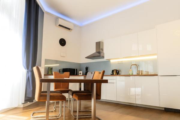 Luxurious Apartment With Balconies In Downtown Bp - Budapest