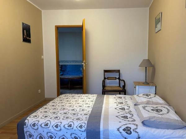 Chambre Dans Maison Typique - Valence