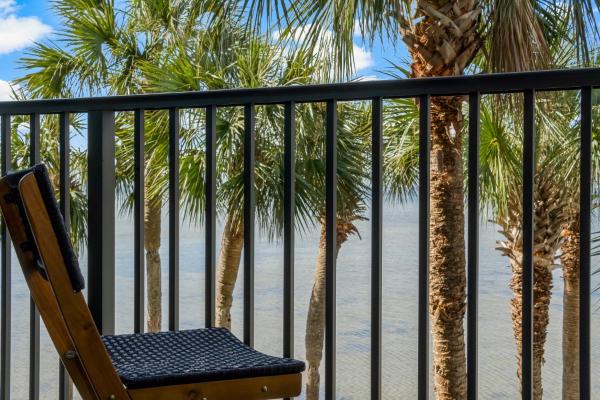 Sandestin Bayfront Studio With Balcony And Breathtaking Views - Santa Rosa Beach, FL