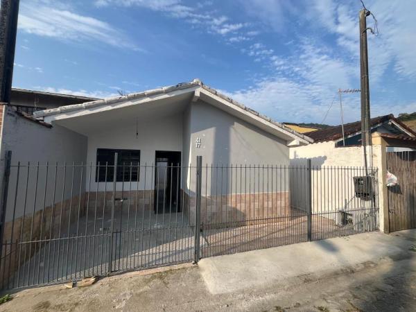 Casa 2 Quartos Próx A Martin De Sá - Caraguatatuba