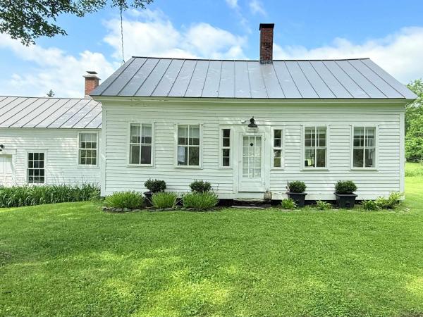 The Carriage House - Historical Farmhouse - Dover, VT