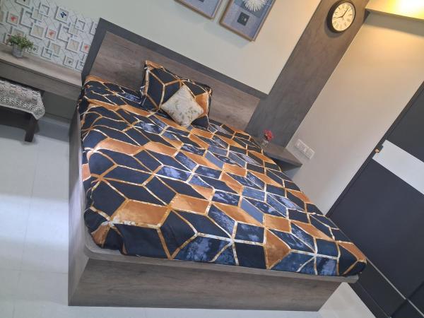 Private Master Bed Room - Thane