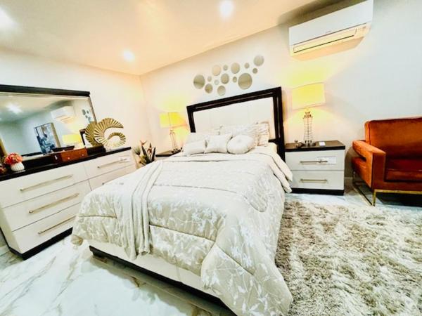 Belmont Lux Escape - Walkable Studio 19 Miles To Manhattan - Long Island, NY