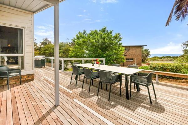 At The Beach - 54 Elizabeth Crescent - Adelaide