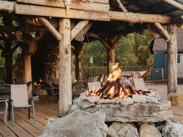 Stonegate Lodge 2 Queen Beds Fast Wifi 50in Tv Salt Water Pool Room # 305 - Eureka Springs, AR