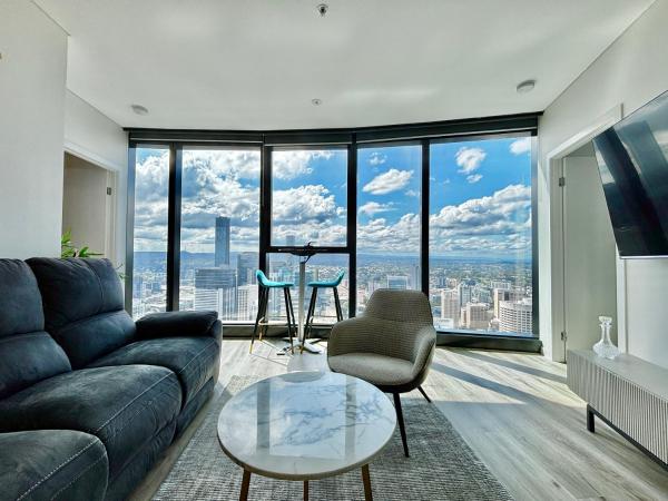 Brisbane's Highest Rated 3 Bedroom Luxury Apartments Above The 61st Floor- Incredible Views In Skytower, Brisbane's Tallest Building -Complimentary Wifi, Drinks, Snacks & Streaming Access - Brisbane