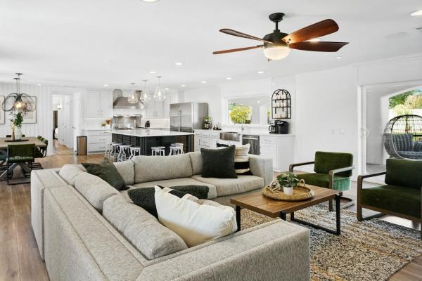 Private Scottsdale Resort! Huge Yard And Hot Tub! - Scottsdale, AZ