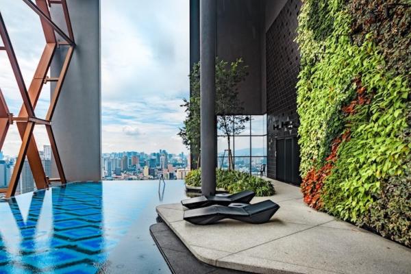 Scarletz Suites Klcc Rooftop Infinity Pool Near Twin Towers - Puchong