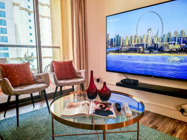 La Buena Vida Holiday Homes - Modern, Luxe & Spacious 4-bed, Full Kitchen, Near To Beach, Tram & Marina - Dubai