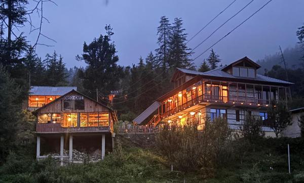 Oreos Cafe And Stay Shangarh - Himachal Pradesh