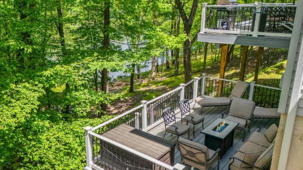 Lakeview Retreat W Kayaks Game Room Firepits Gated Community W Lake Beach Access - East Stroudsburg