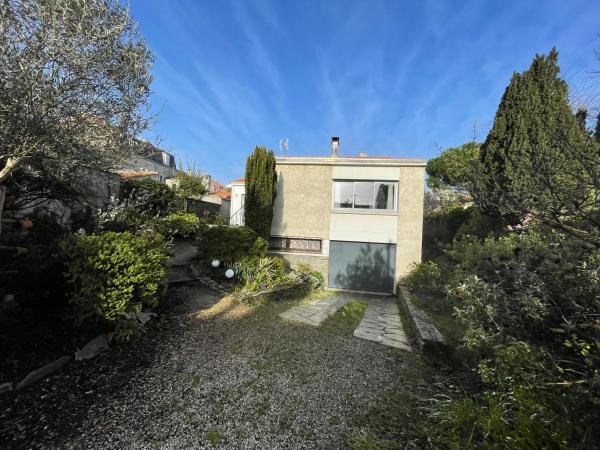 Agréable Maison De Ville Proche Centre Ville - La Rochelle