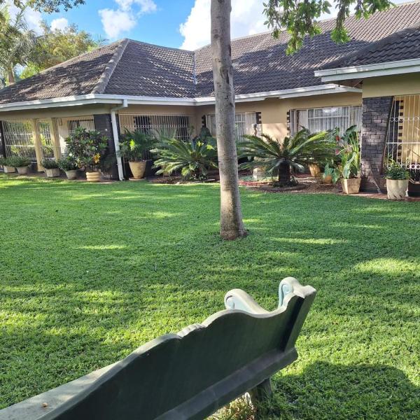 Guesthouse With Green Garden And Pool - 2102 - Harare