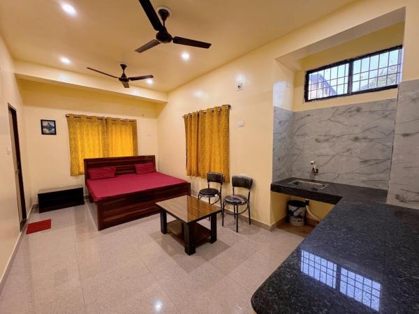 Studio 404 Sin City Suite - Deoghar