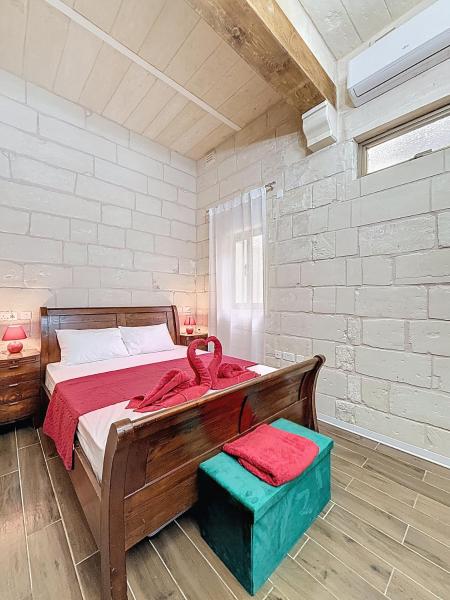 Traditional And Unique Maltese Townhouse Holiday Stay - Valletta