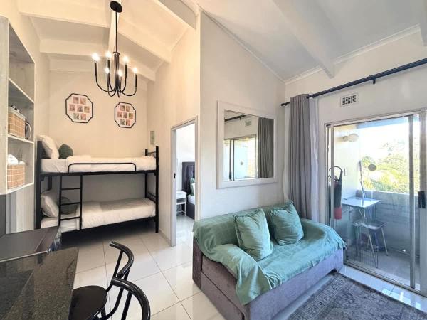 Salt Rock Ocean Breeze Suite - Sleeps 4 - Dolphin Coast