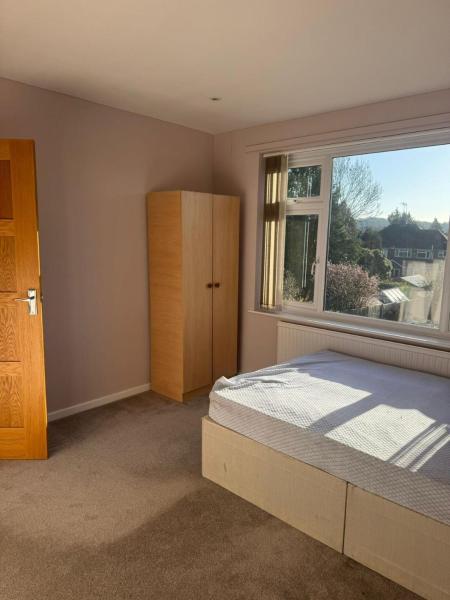 4 Bedroom House Available For Room Letting - Luton
