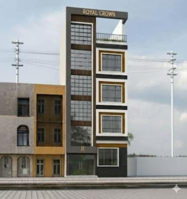 Royal Crown - Varanasi