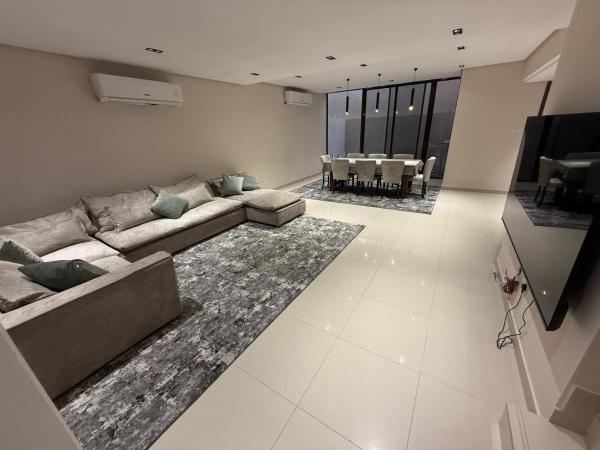 Compound Villa For 8 Guests - Bahrain