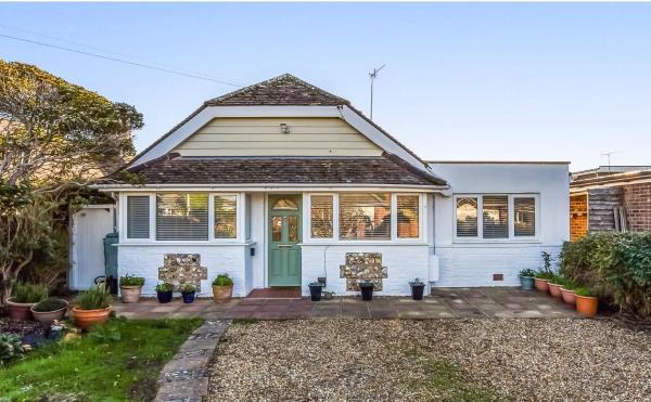 1 Wessex Avenue - Bracklesham Bay