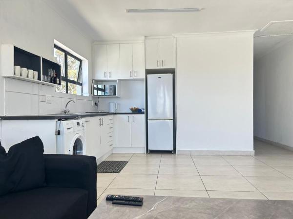 Shine House - Somerset West