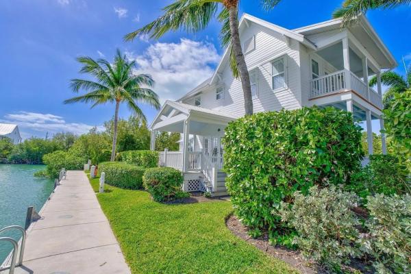 The Point At Coral Lagoon, Rare End Of Canal Villa Townhouse - Key Colony Beach, FL