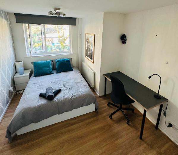 The Oasis Room - Fast Wi-fi - Private Workspace - Manchester