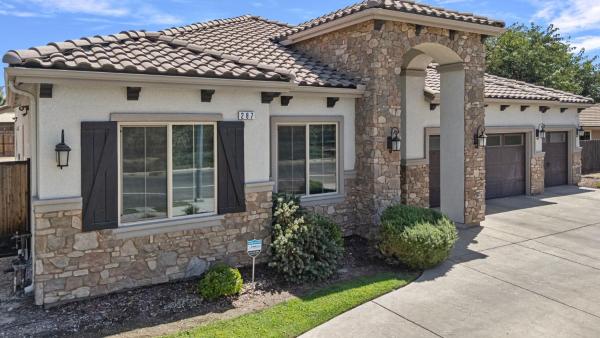 The Executive Retreat At Westberry - Madera, CA